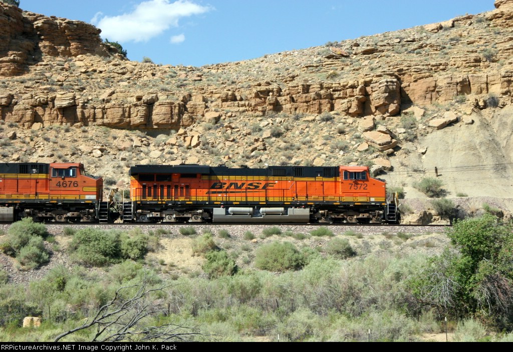 BNSF 7572